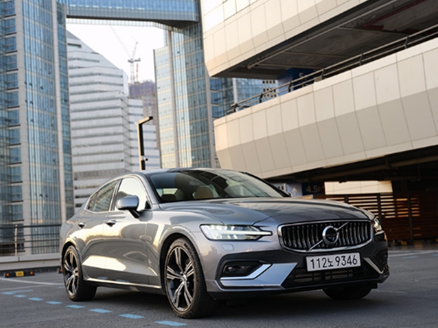 스웨디시 스포츠, 볼보 S60 T5의 자유로 연비는?